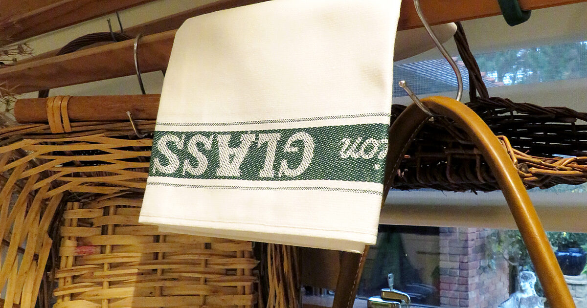 Linen Union Glass Cloth Green | Best Tea Towels UK | Samuel Lamont